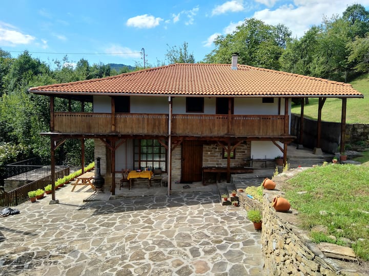Milla Guest House - Rest & Explore - Tryavna
