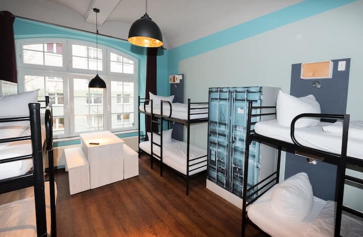 6-bed Mixed Dorm ,Shared Bathroom 10 - Berlin