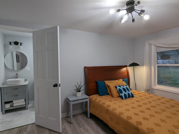 Renovated Room Near The Beach. - Algonquin, IL
