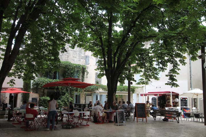 Appartement De 105 M² Dans Le Centre Historique - Saint-Rémy-de-Provence