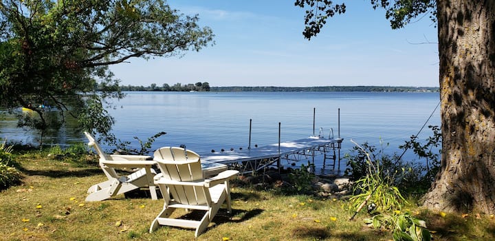 Hay Bay Haven-waterfront Home - Prince Edward
