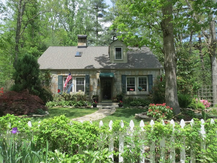 Private Laurel Park Garden Suite-no Cleaning Fee! - Hendersonville, NC