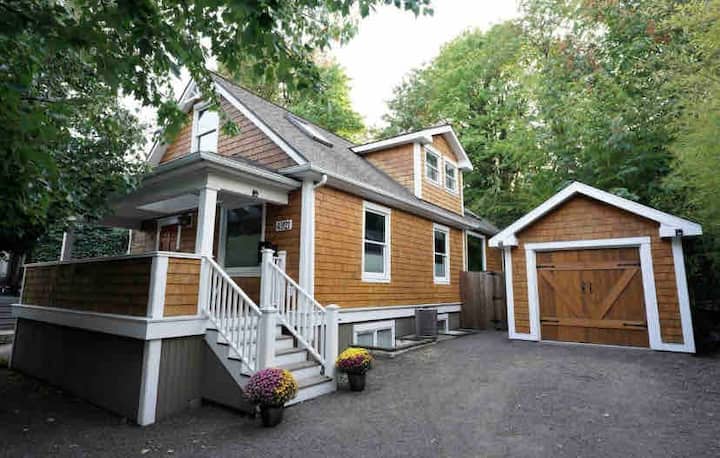 Rare & Lush 1 Br In Heart Of The City! - Portland, OR