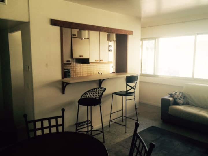 Loue F2 Très  " Cute " Mouré Rouge - Palm Beach - Cannes