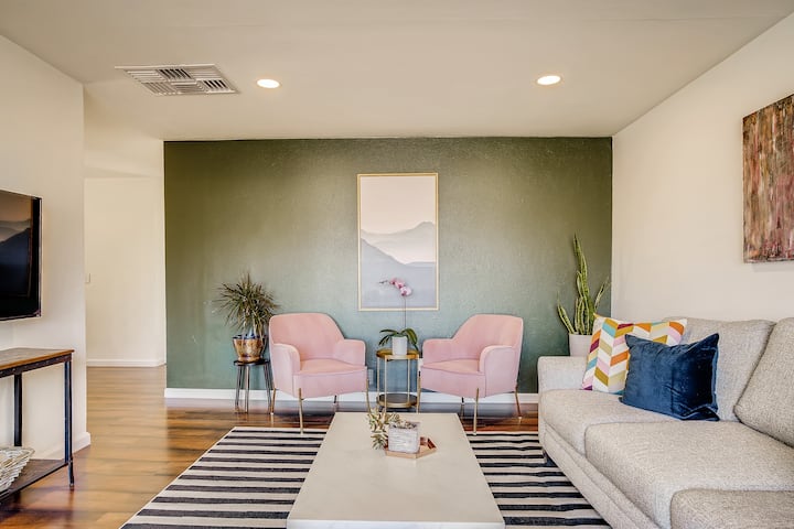 Minutes To Downtown Denver - 3 Bed House - Denver, CO