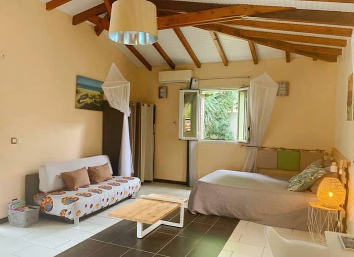 Paisible Maisonnette Avec Piscine Privée - Guadeloupe