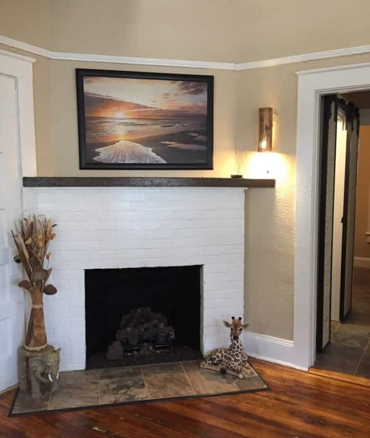 Island Escape In Downtown, Minutes From The Beach! - Melbourne, FL