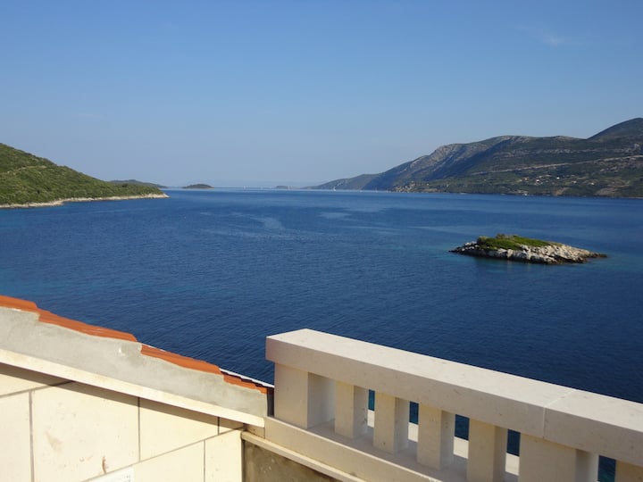 Lovely Seafront Apartment - Korčula