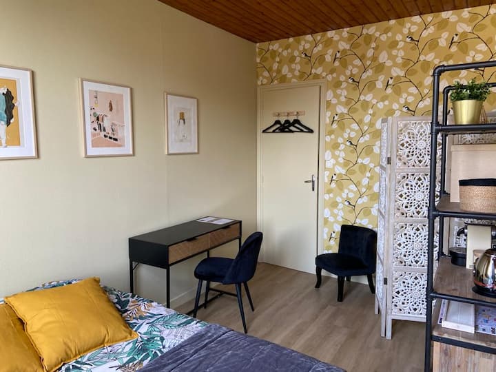 Chambre Jaune N°1 Au Cœur D'un Espace Patrimonial - Poitiers