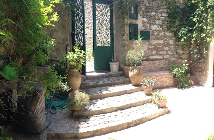Cortile Via Sales Per 2 - Erice