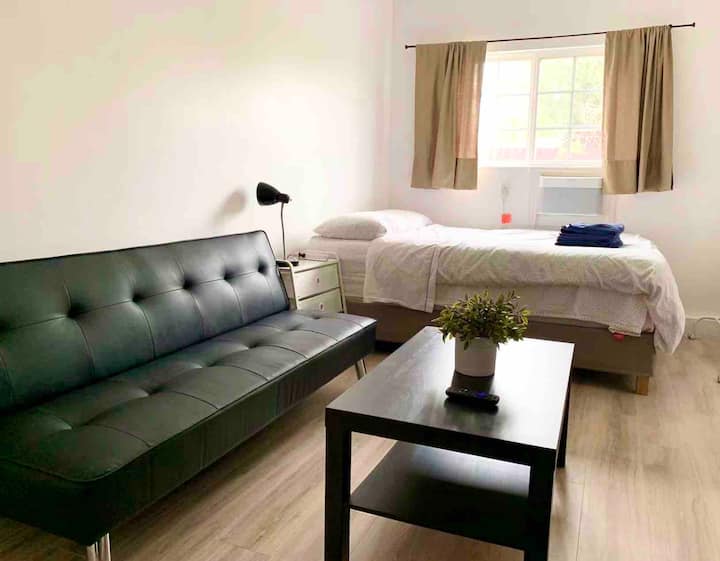 Private Guesthouse Close To Burbank Airport - Burbank, CA