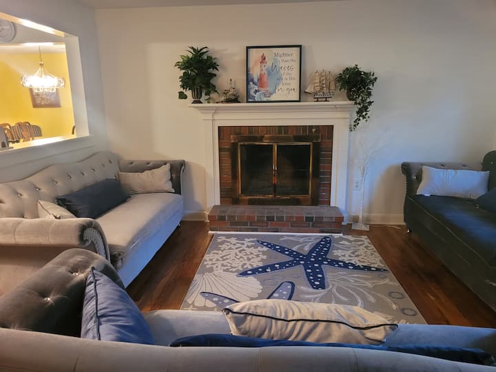 Dream Vacation In Our Beautiful 4-bedroom Home - Falmouth, MA