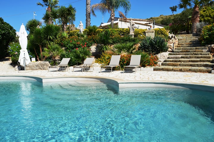 Grande Villa Con Giardino, Vista Mare E Piscina - Castellammare del Golfo
