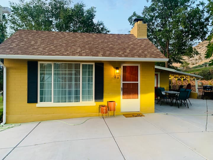 Quaint House With Incredible Views, Near Zion - La Verkin, UT