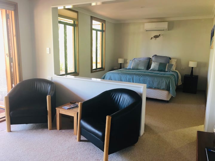 Rainbird Manor - Own Entrance - Dunsborough