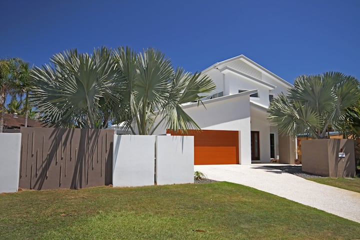 Ultimate Beach Side Abode - Marcoola Beach - Sunshine Coast