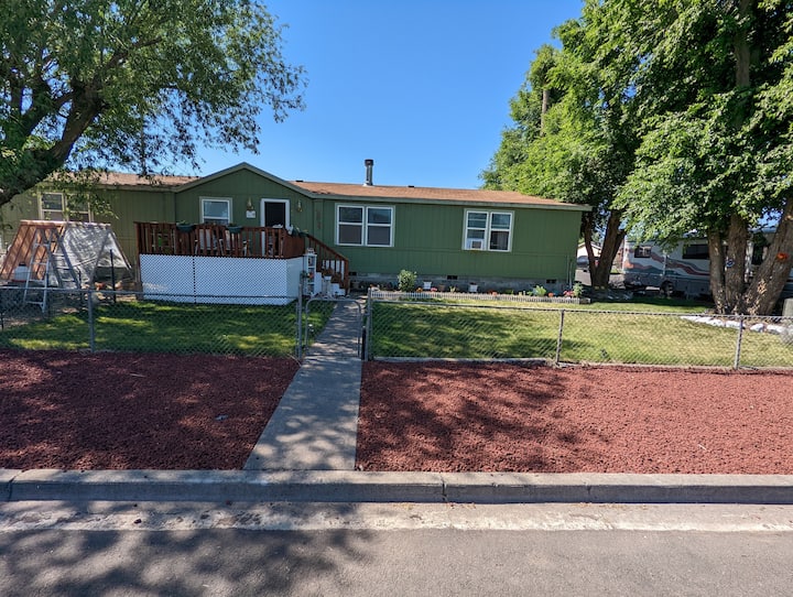 Comfortable Room With Hotel Amenities Included - Redmond, OR