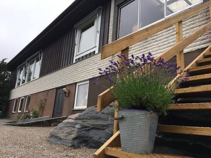 Villa Elsie - öVervåningen 125 M2 - Uddevalla