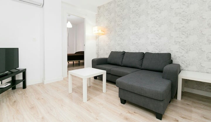 Amplio Apartamento - 3 Habitaciones - Corte Inglés - Granada, Spain