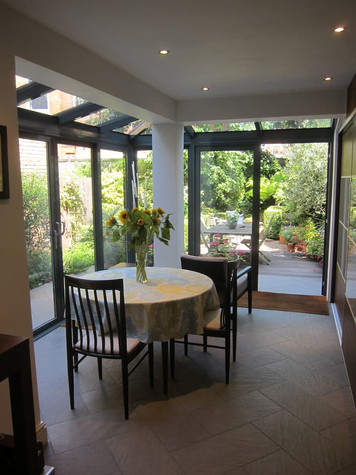 Private Suite In Beautiful Home - Central London