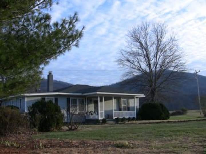 Rockfish Valley Farm Guest House ; Scenic - Nellysford, VA