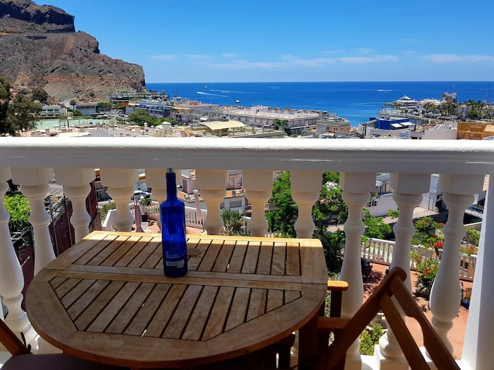 Lina Mogan - Canary Islands