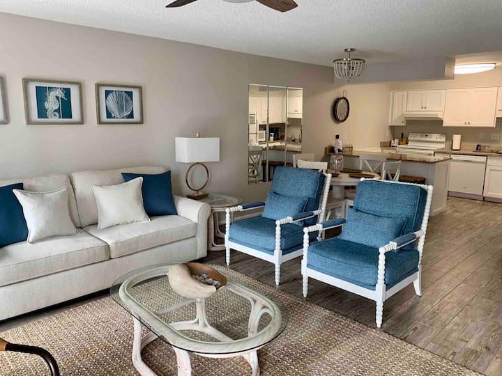Condo W/ Beach & Bay Access, Boat Docks, & Pool! - Orange Beach, AL