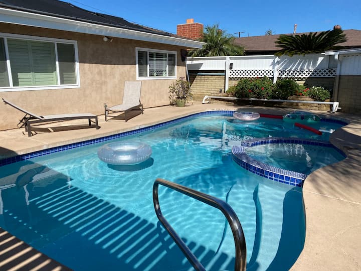 Quiet Home -3 Bedroom & Den, + Pool, Sleep 8 Plus - Spring Valley, CA