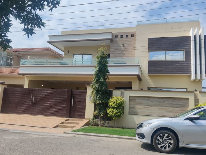 Fully Furnished 3 Bedrooms House - Valencia Lahore - Lahore