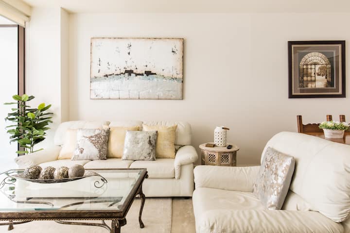 Elegant And Spacious Apartment In The Heart Of St Kilda Road - St Kilda