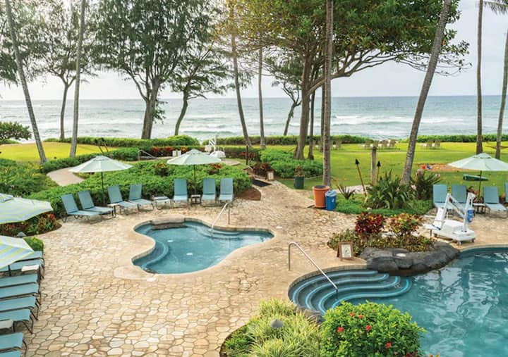 Kauai Resort At The Beachboy Studio Condo - Kapaa, HI