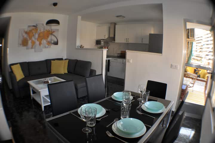 Spacious,  2 Br/2 Ba, 3 Min Walk To The Beach - Cullera