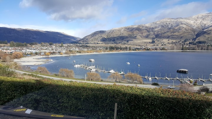 Luxury On Lismore, Two En-suited Rooms, Lake Views - Wanaka