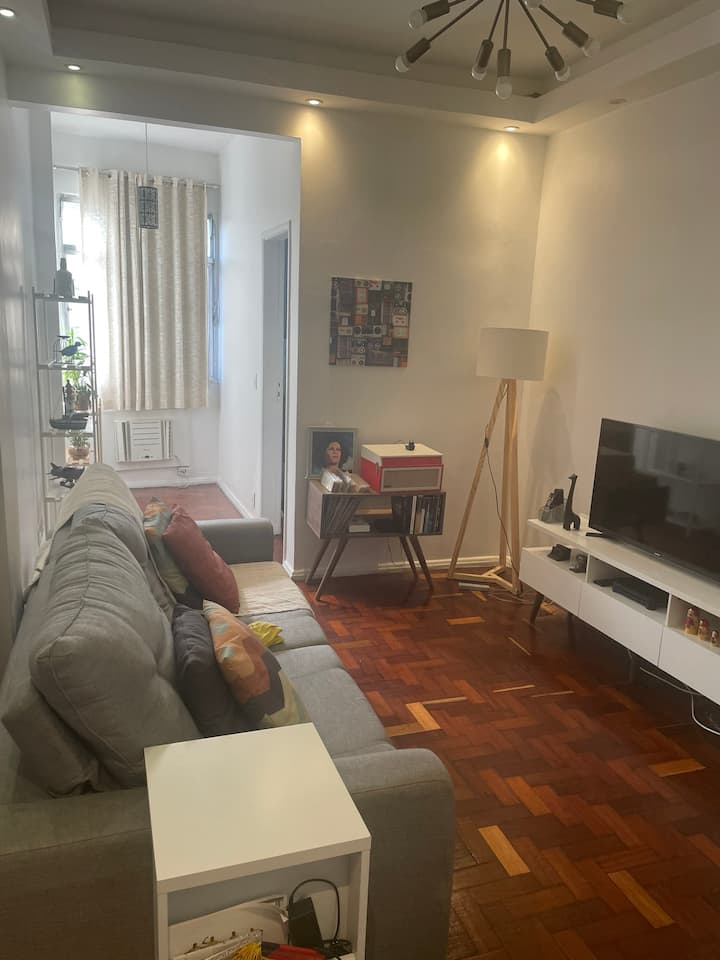 Apartamento Em Copacabana Com óTima Localização. - Copacabana