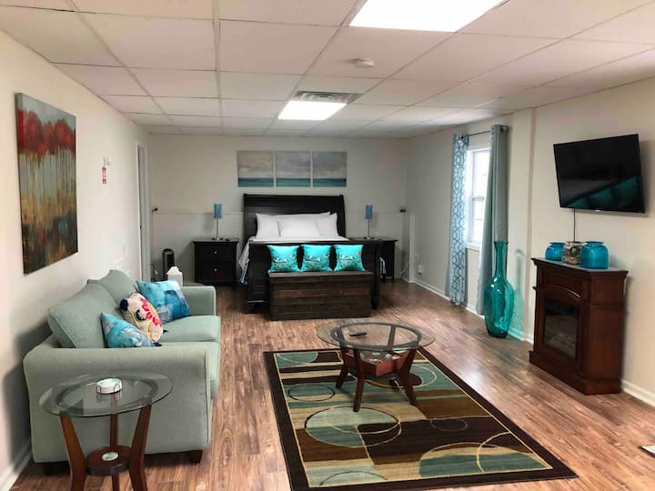 Private Studio
10 Mins From Gas South Arena & Mall - 로렌스빌