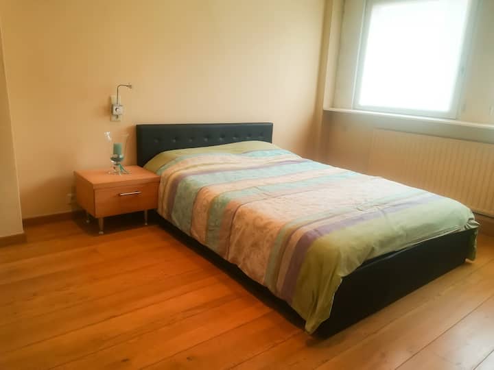 Room For 2 Persons, 10 Minute Walk From Tml - Boom