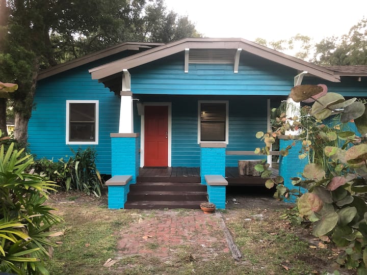 N. Heights Bungalow - Tampa, FL