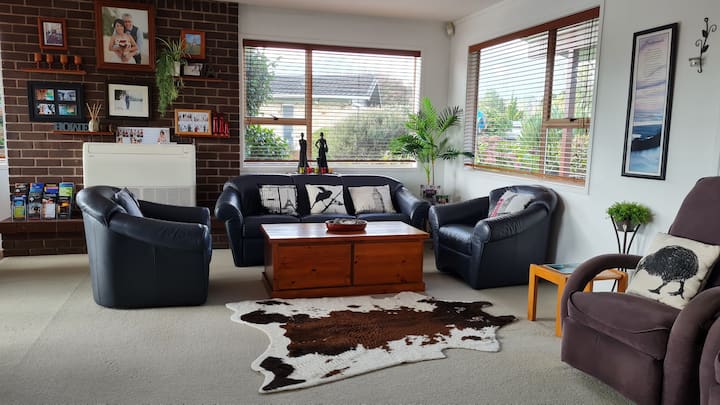 Manita's Airbnb - Tui Room (Conservatory) - Rotorua
