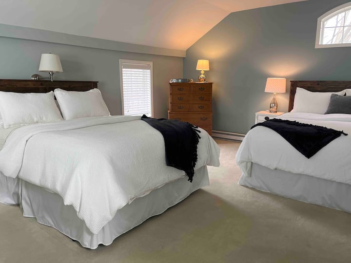 Loft On Walnut/ Charming Carriage House - Pennsylvania