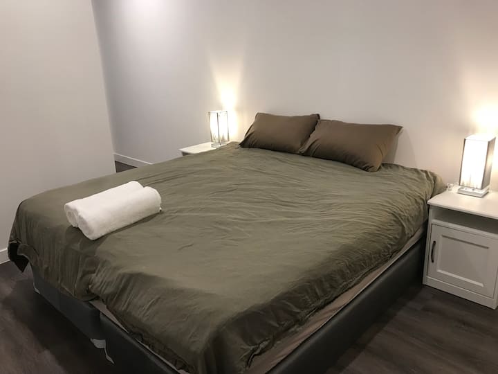 Newly Renovated Apartment In The Heart Of The City - Melbourne