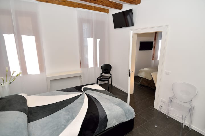 Brand New Flat | 3 Bedrooms | 2 Baths | Wifi | Ac - Venecia