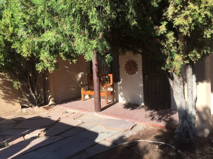 Lobo House, Sw Style Refuge House Unm North Campus - Albuquerque, NM