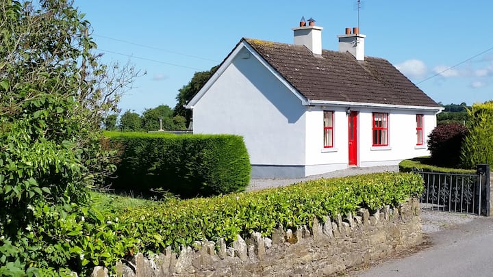 Cosy Cottage  Midway Between East & West Coast - Ireland