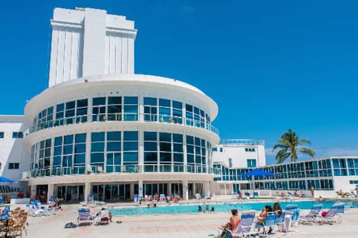 Beachfront- Direct Ocean View Condo - Miami Beach, FL
