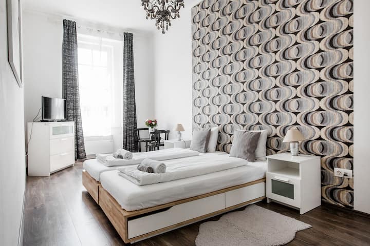 Bright 2br&ac Apt - In The Very Center At Astoria - Budapest