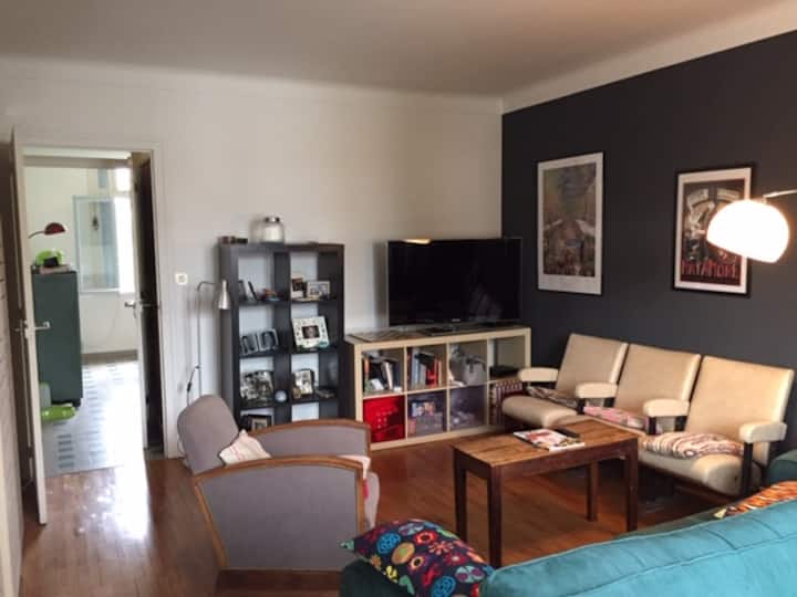 Chambre(uniquement Femme)maison Année 50,jardin. - Niort