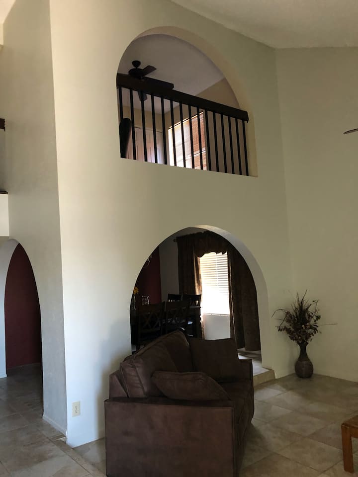 2700 Sq Ft,  Lg Yard, Pool, Next To Beautiful Park - Mesa, AZ