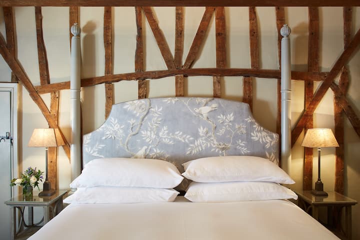 Stylish Southrop Stay | Boutique Countryside Base - Bibury