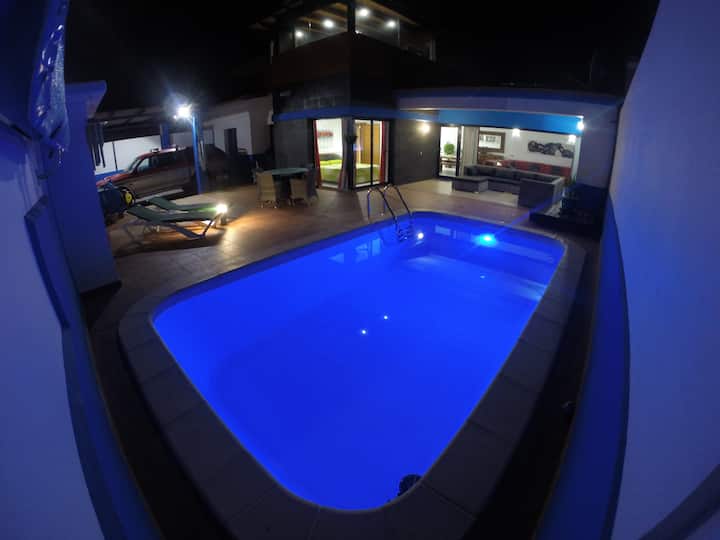 Luxury Villa In Corralejo With Heated Pool - Fuerteventura