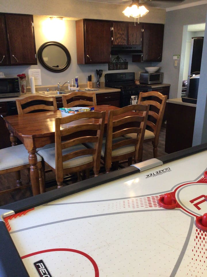 Midland’s Friendly Game Room Home - Midland, TX